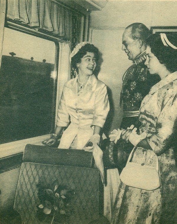 Ιούνιος 1956: Οι βασιλείς Παύλος και Φρειδερίκη πραγματοποιούν επίσημη ...