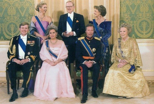 Το διάδημα αμπίρ του Λουξεμβούργου ‹ The Royal Chronicles