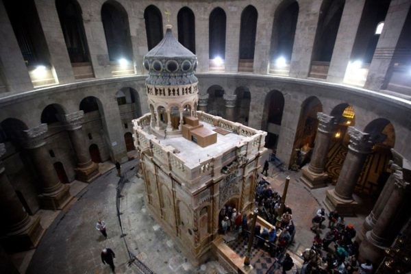 Ένα Πάσχα αλλιώτικο από τα άλλα. Ο Πανίερος Ναός της Αναστάσεως έκλεισε ...