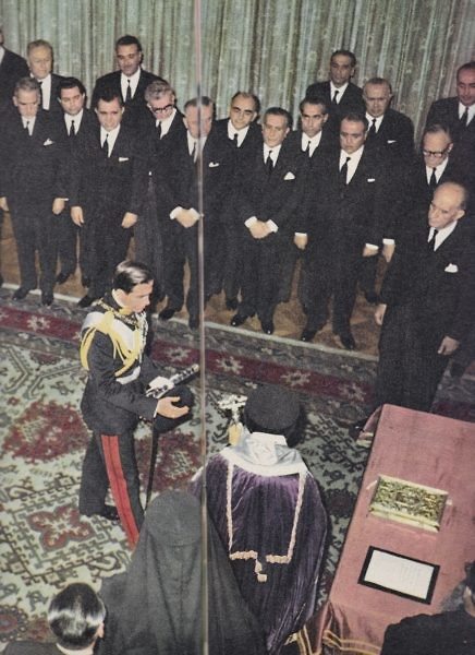 Βασιλιάς Κωνσταντίνος Β΄και Γεώργιος Παπανδρέου ‹ The Royal Chronicles
