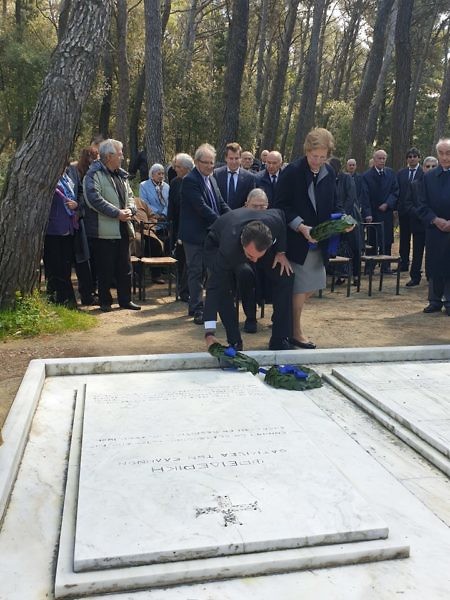 Επιμνημόσυνη δέηση στο Τατόι για τους Βασιλείς Παύλο και Φρειδερίκη ...